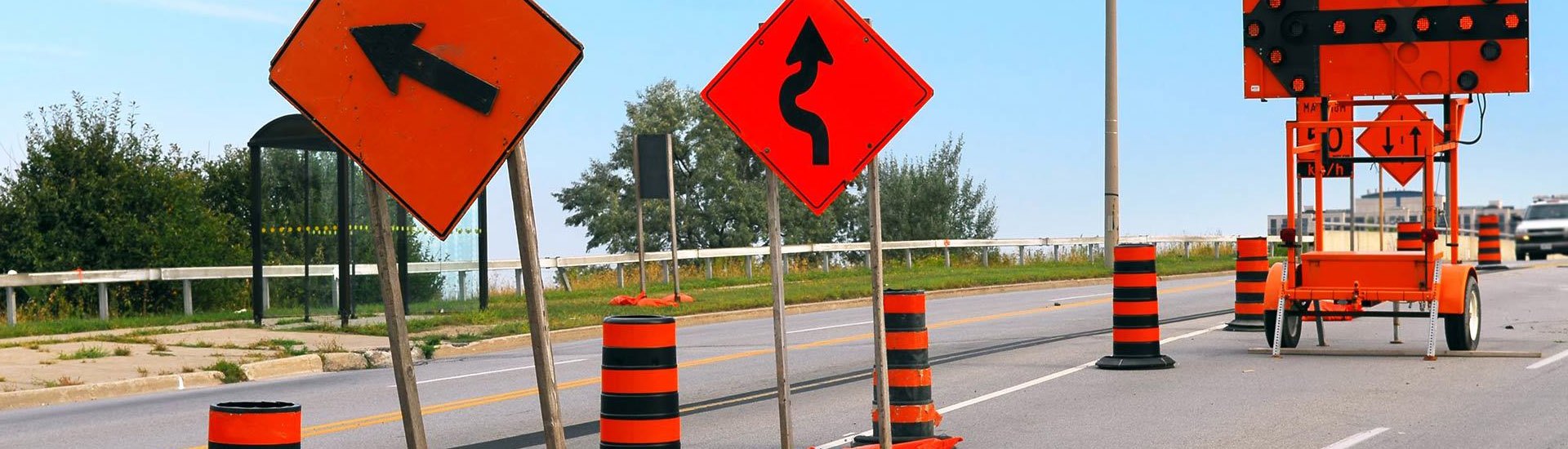 Traffic Control & Signs - Warning Kits, Reflectors, Banners | TOOLSiD